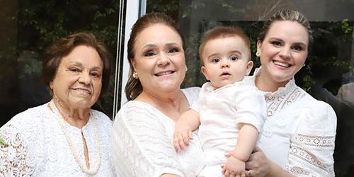 Fofo Thomas Salge Borges Guimarães recebe seu primeiro sacramento