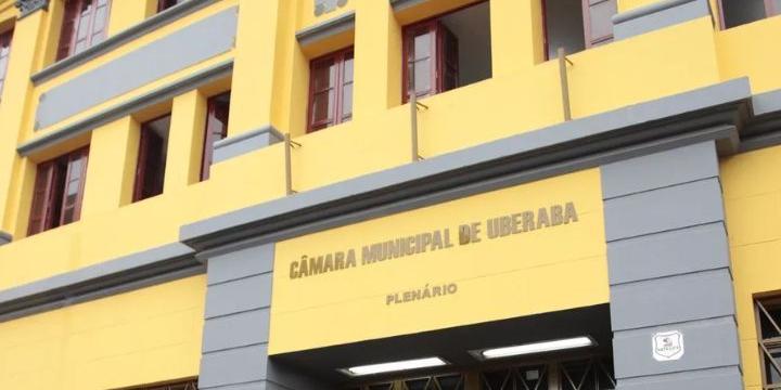 Reajuste tramita na CMU e Sindicato dos Servidores vai à Justiça por perdas