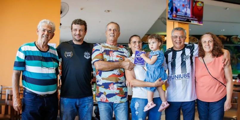 Lúcio Vaz é merecidamente homenageado
