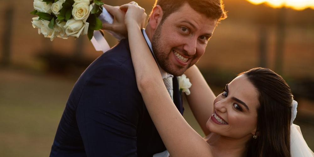 Catarina Velchev Salge e Lucas Miranda se casam ao ar livre