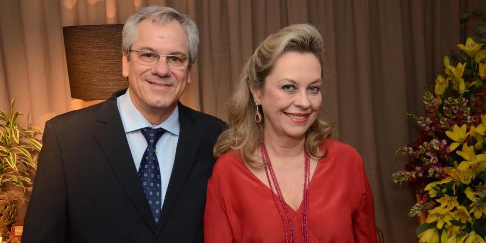 Luiz Ciabotti e Lídia Prata Ciabotti são os anfitriões do lançamento da ...