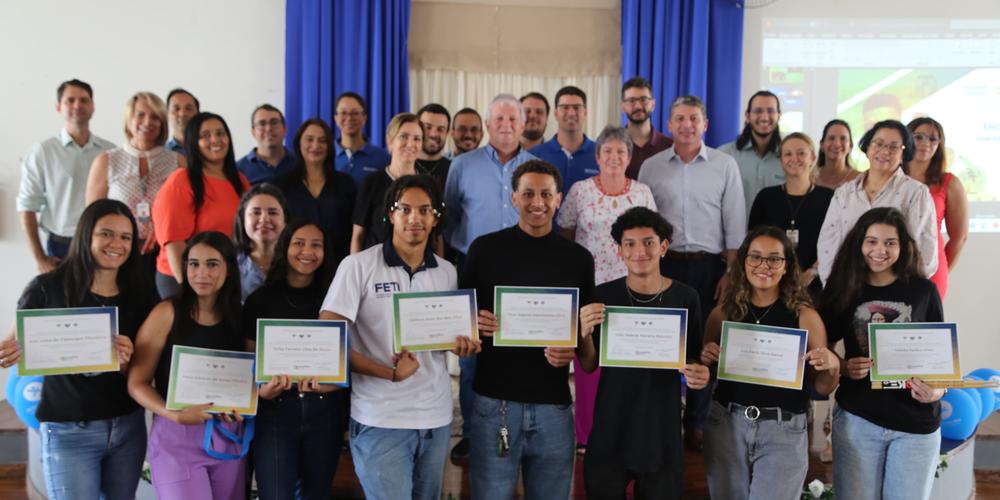 Feti celebra formatura dos aprendizes do programa Gerações de Ouro