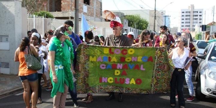 Bloco Maria Boneca abre nesta sexta o carnaval 2025 em Uberaba