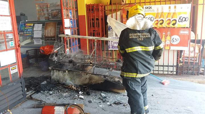 Descarga Elétrica Pode Ter Causado Incêndio Em Mercearia No São Cristóvão